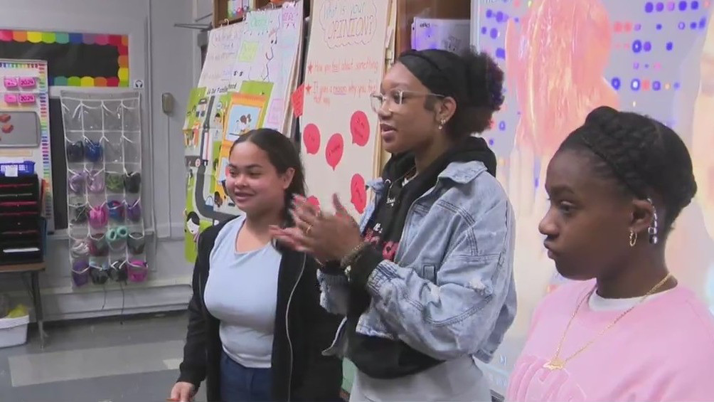 Students become teachers for a day – PIX11