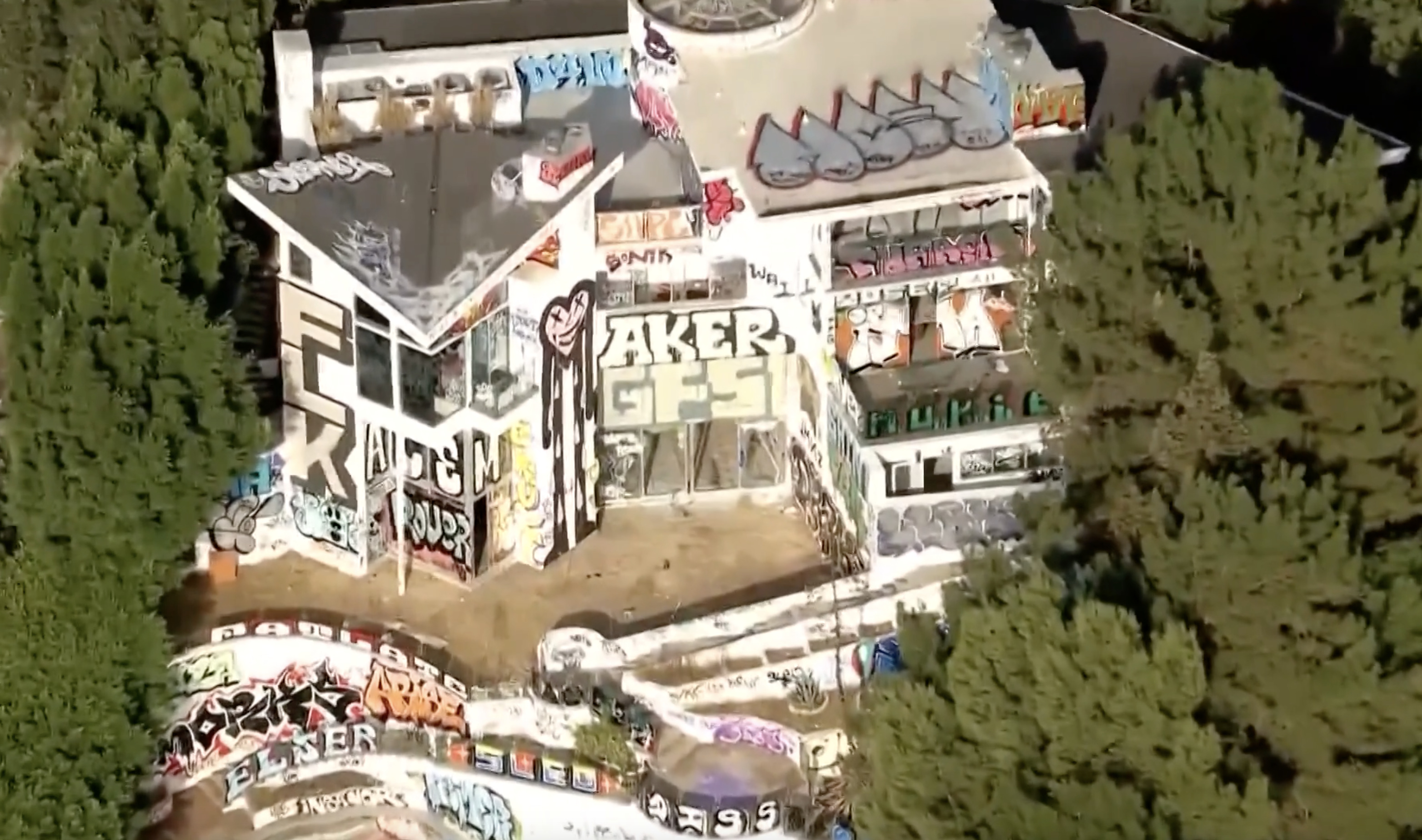 Taggers, squatters target vacant multi-million-dollar mansion in ...