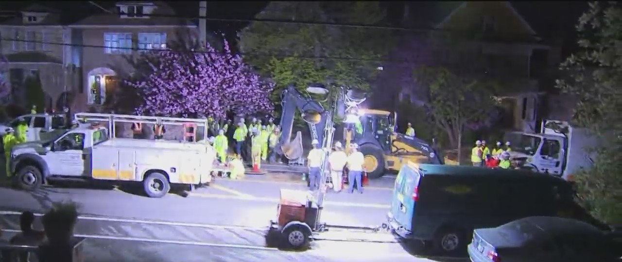 1 seriously injured as gas main rupture causes evacuations in Bay Ridge ...