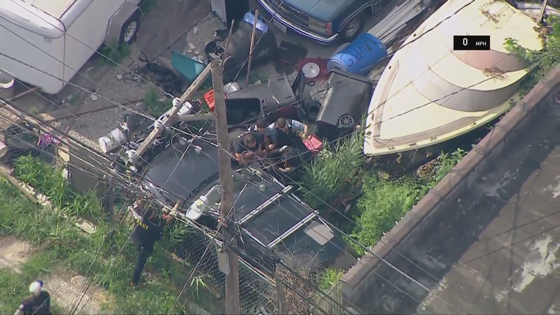 VIDEO: SKyCam9 over police pursuit, arrest on Chicago’s West Side – WGN-TV