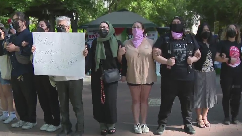 Pro-Palestinian protesters remain at Sacramento State for second day ...