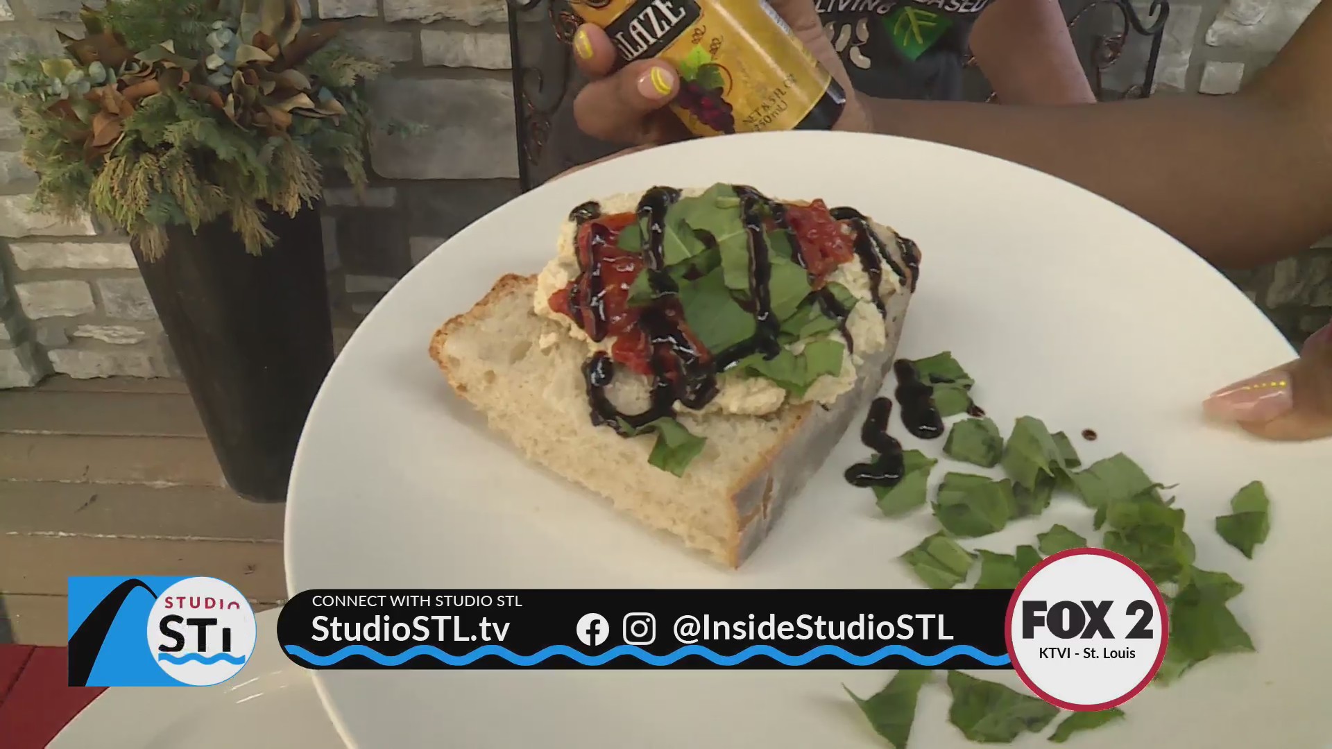 Tim and Chelsea have brunch with STL Veg Girl! – FOX 2