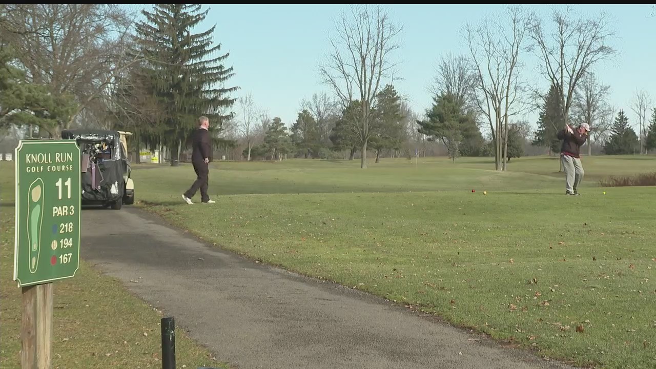 Break in cold brings out golfers – WKBN.com