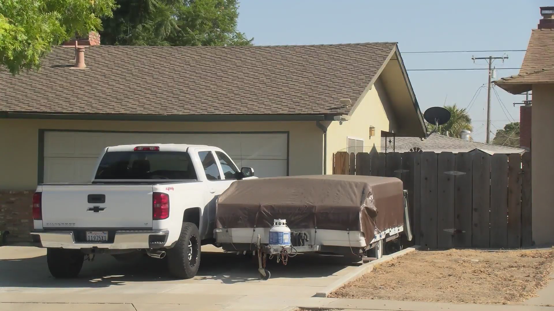 2 people dead in Hanford, suspect told 911 he shot his wife, police say – CBS47 and KSEE24 ...