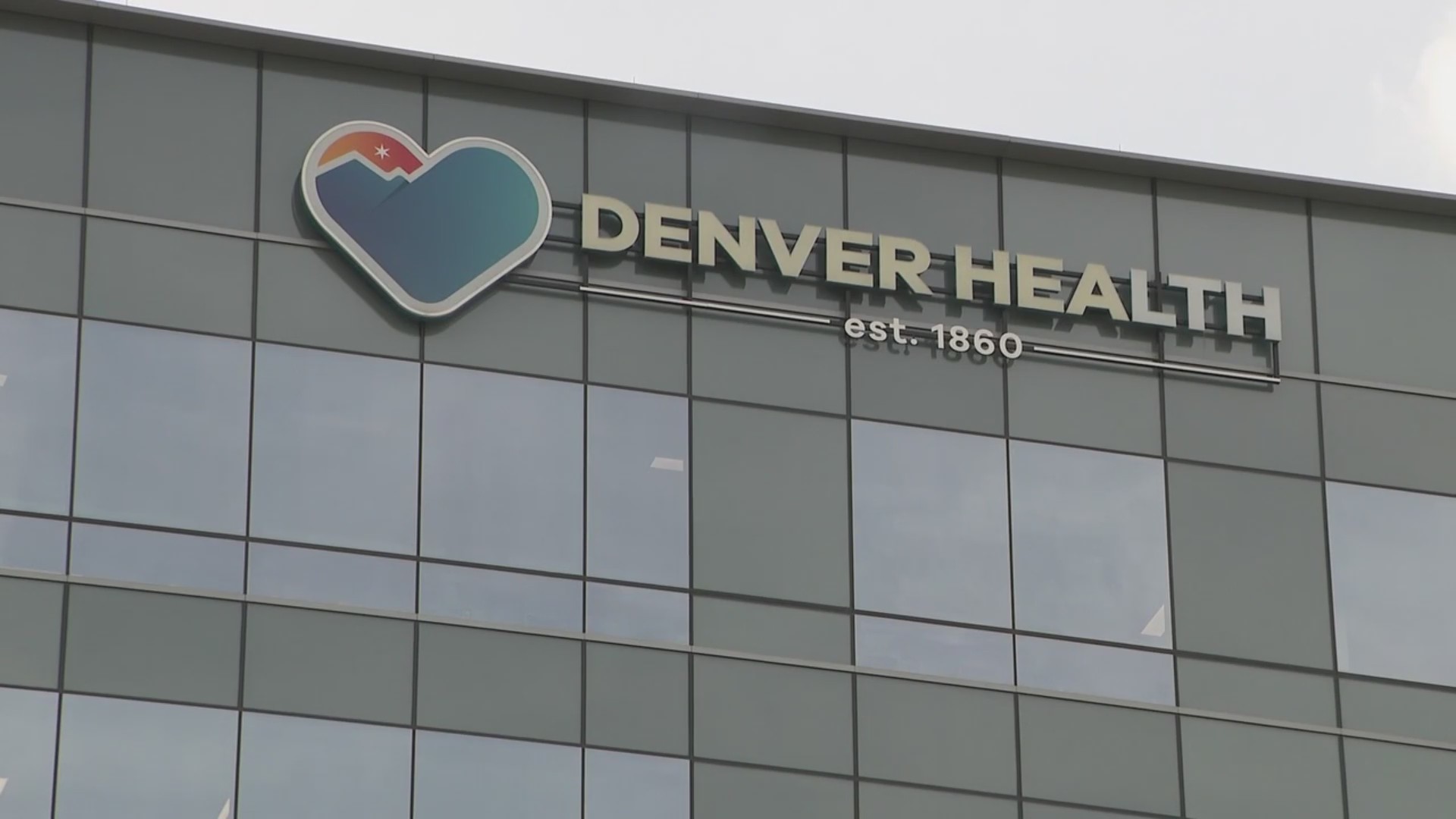 Health officials contact tracing after measles exposure at Denver ...