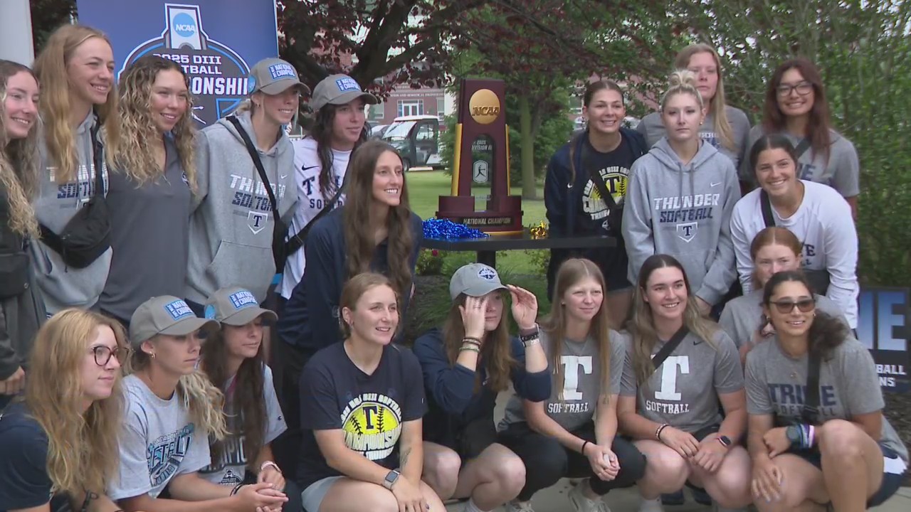 Trine Thunder softball celebrates second DIII National Championship ...