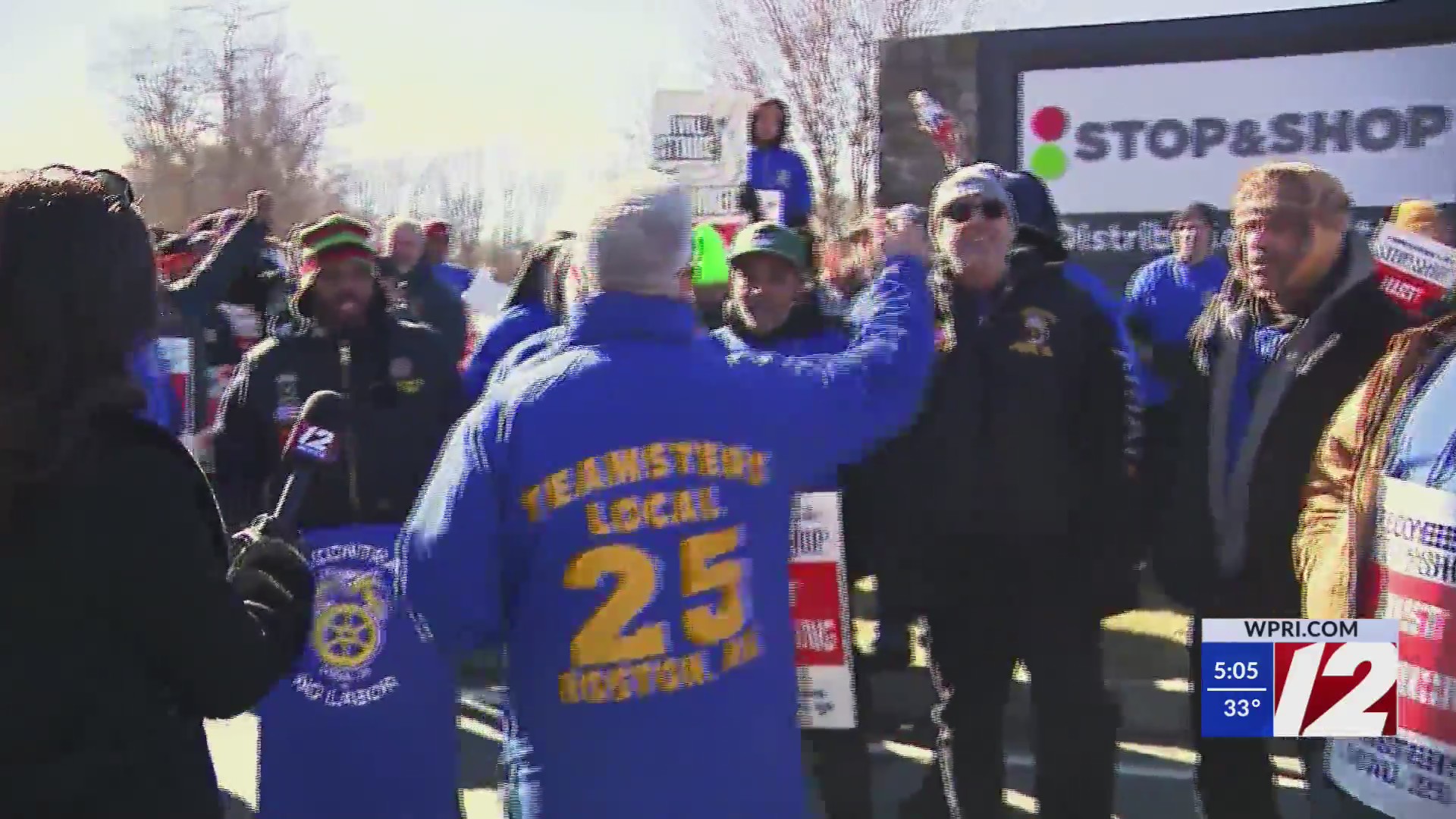 Workers picket outside Stop & Shop’s Freetown distribution center ...