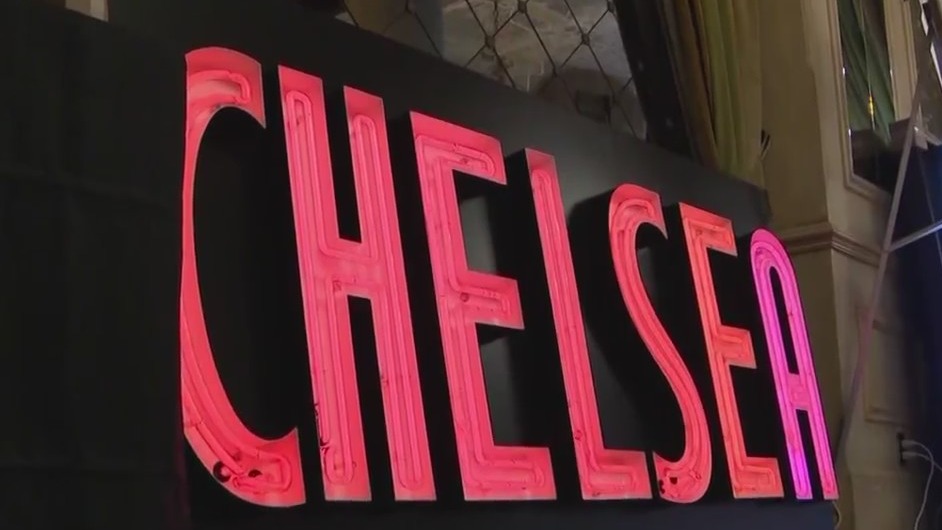 Items from iconic NYC hotel up for auction – PIX11