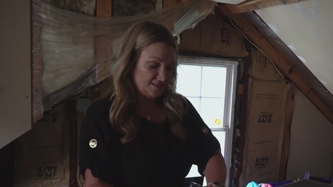 Squatter allows homeowner to retrieve family belongings | Morning in ...
