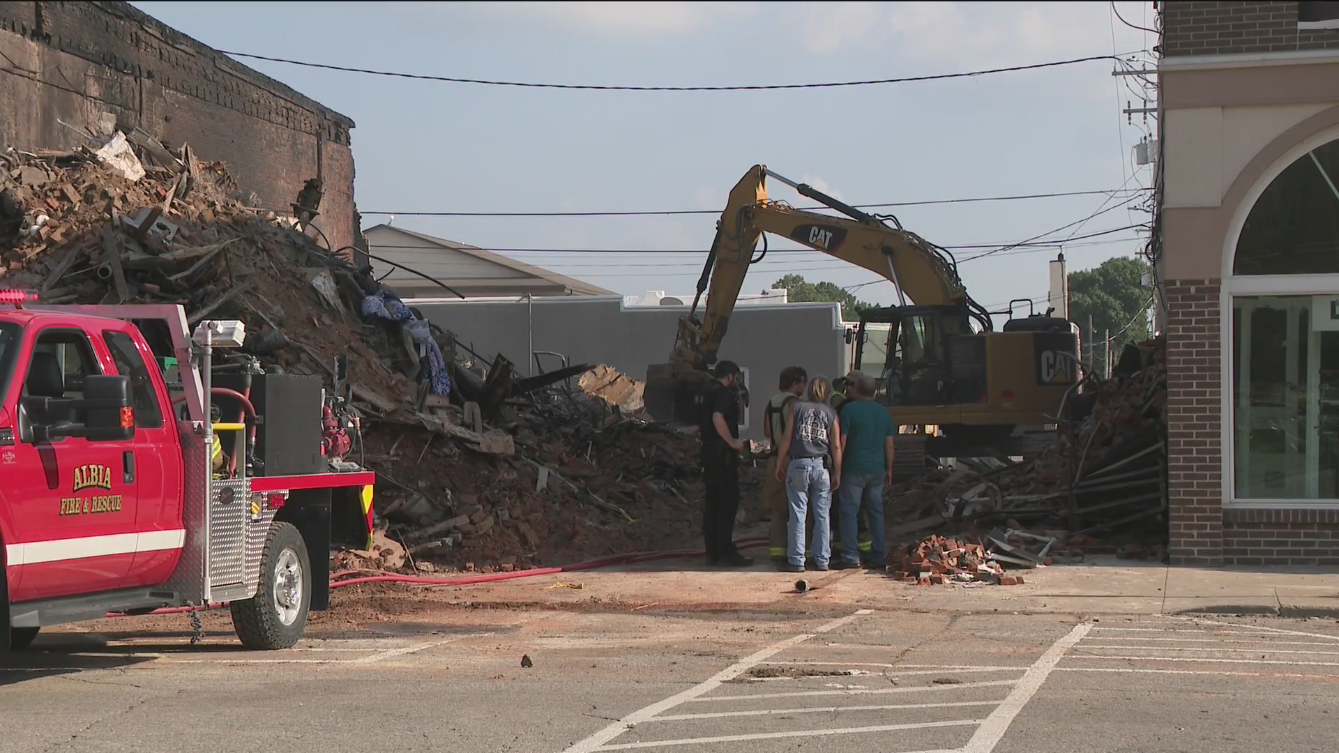 Albia business owners look to future after devastating fire – who13.com