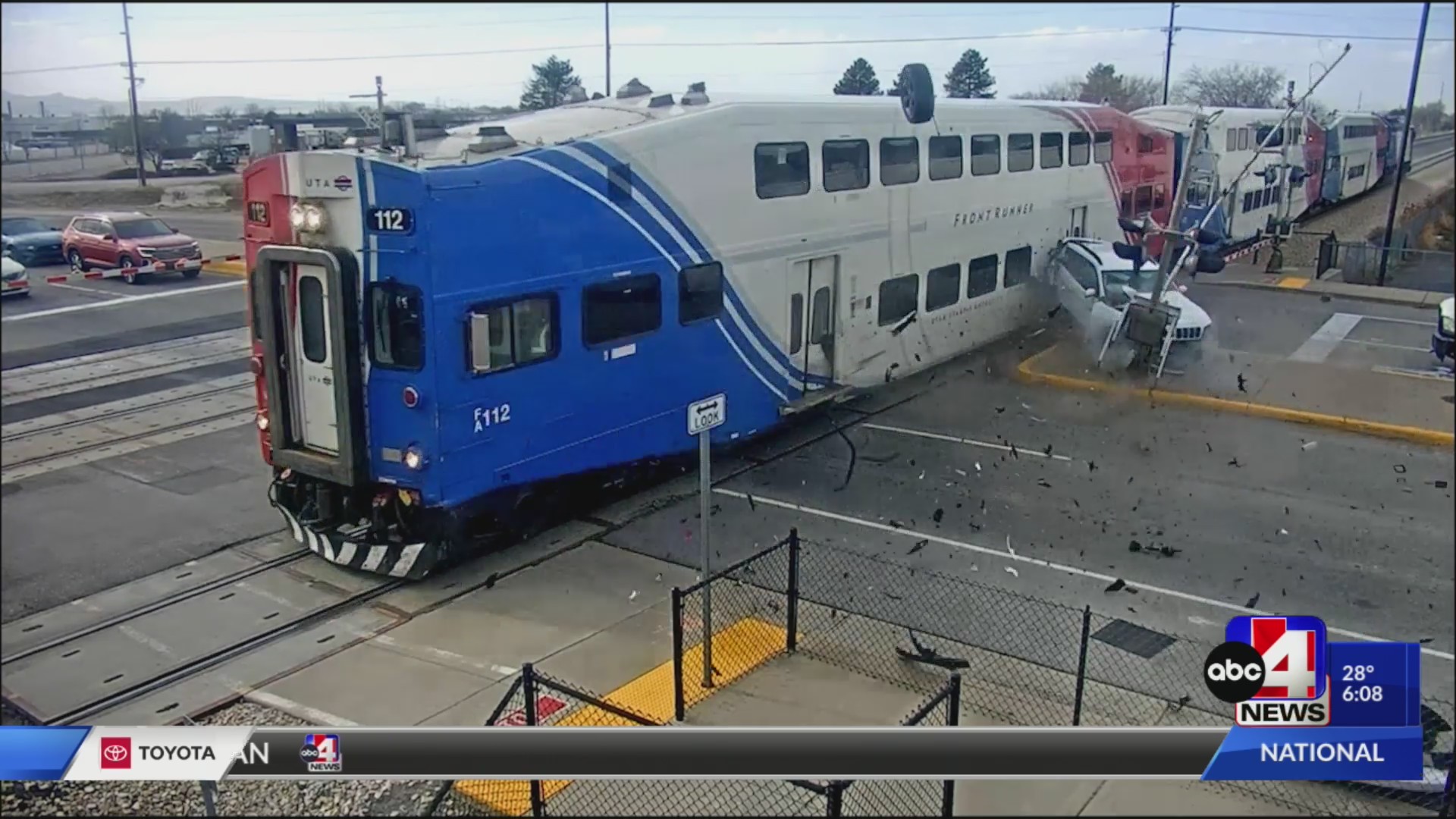 WATCH: Driver escapes car in Utah before train smashes vehicle – WKRG News 5