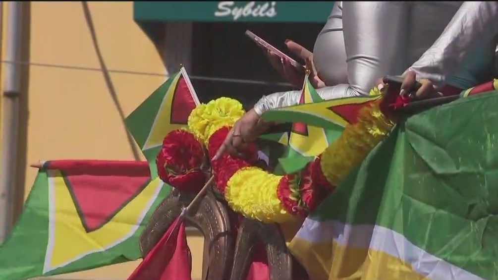 Residents celebrate annual Phagwah Parade in Queens – PIX11