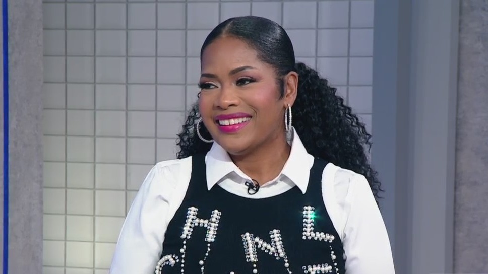 Radio show host Jonesy talks the latest in pop culture and politics – PIX11