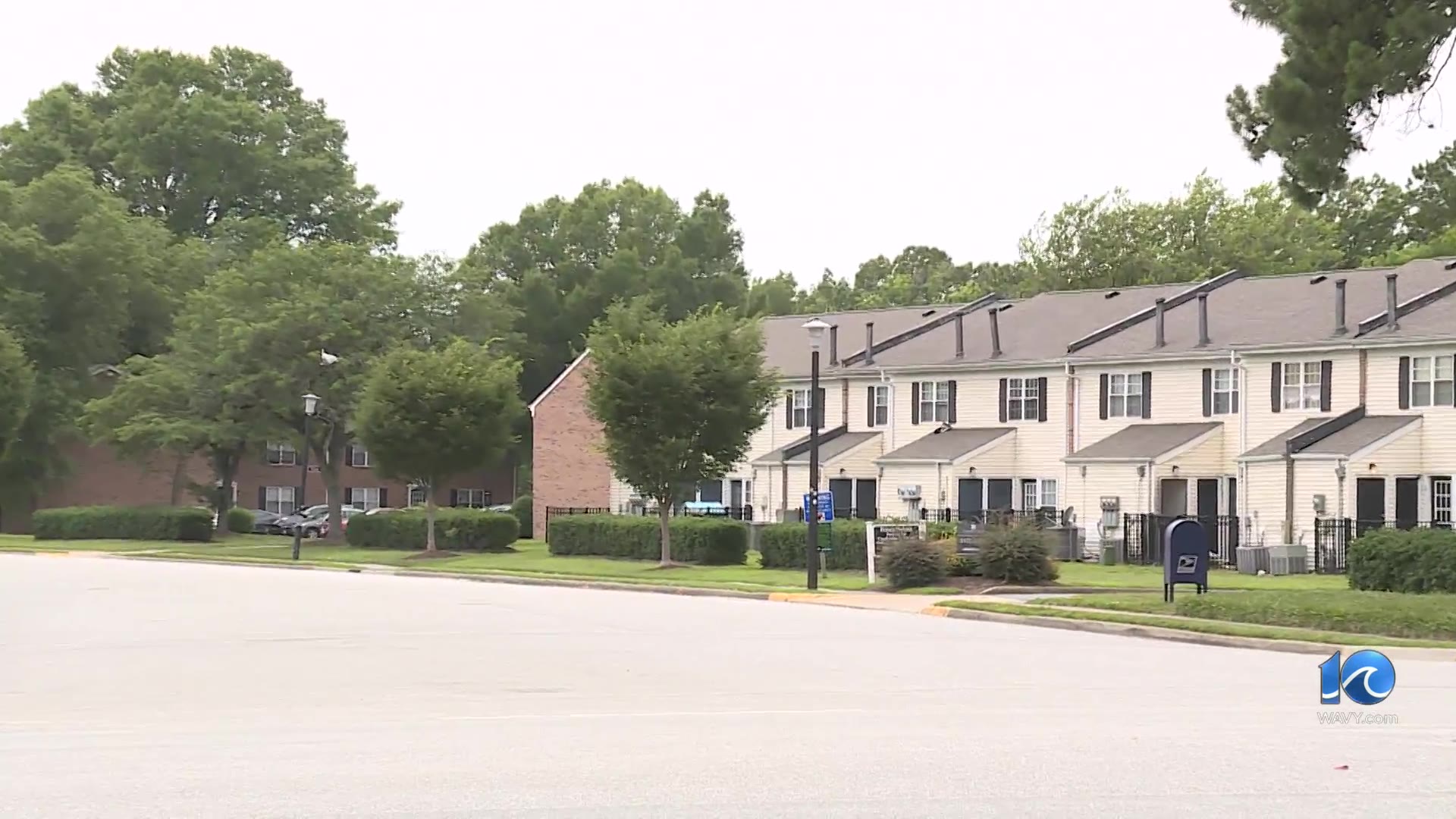 2 Teens Arrested in Bus Stop Robbery – WAVY.com