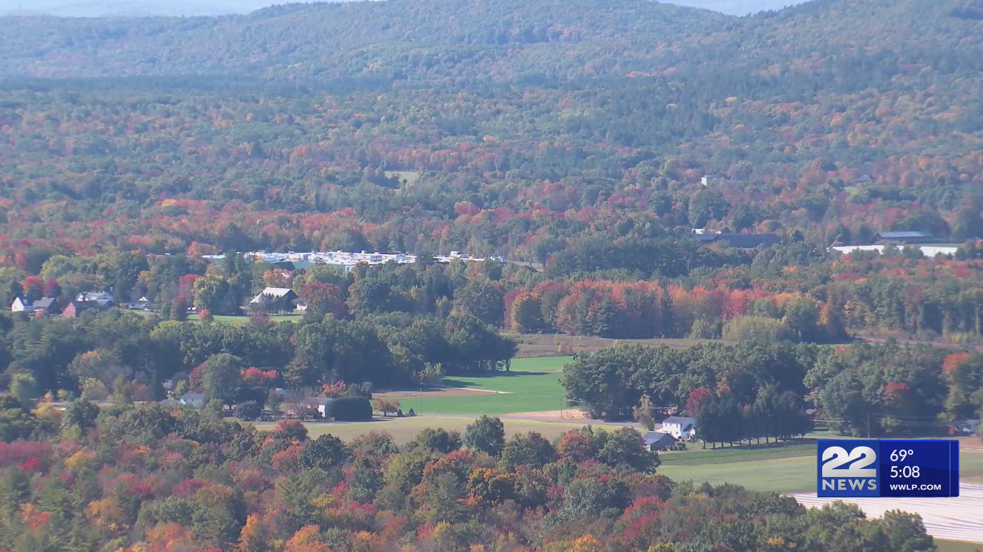 Drone video of Mohawk Trail fall foliage ahead of Columbus Day weekend ...