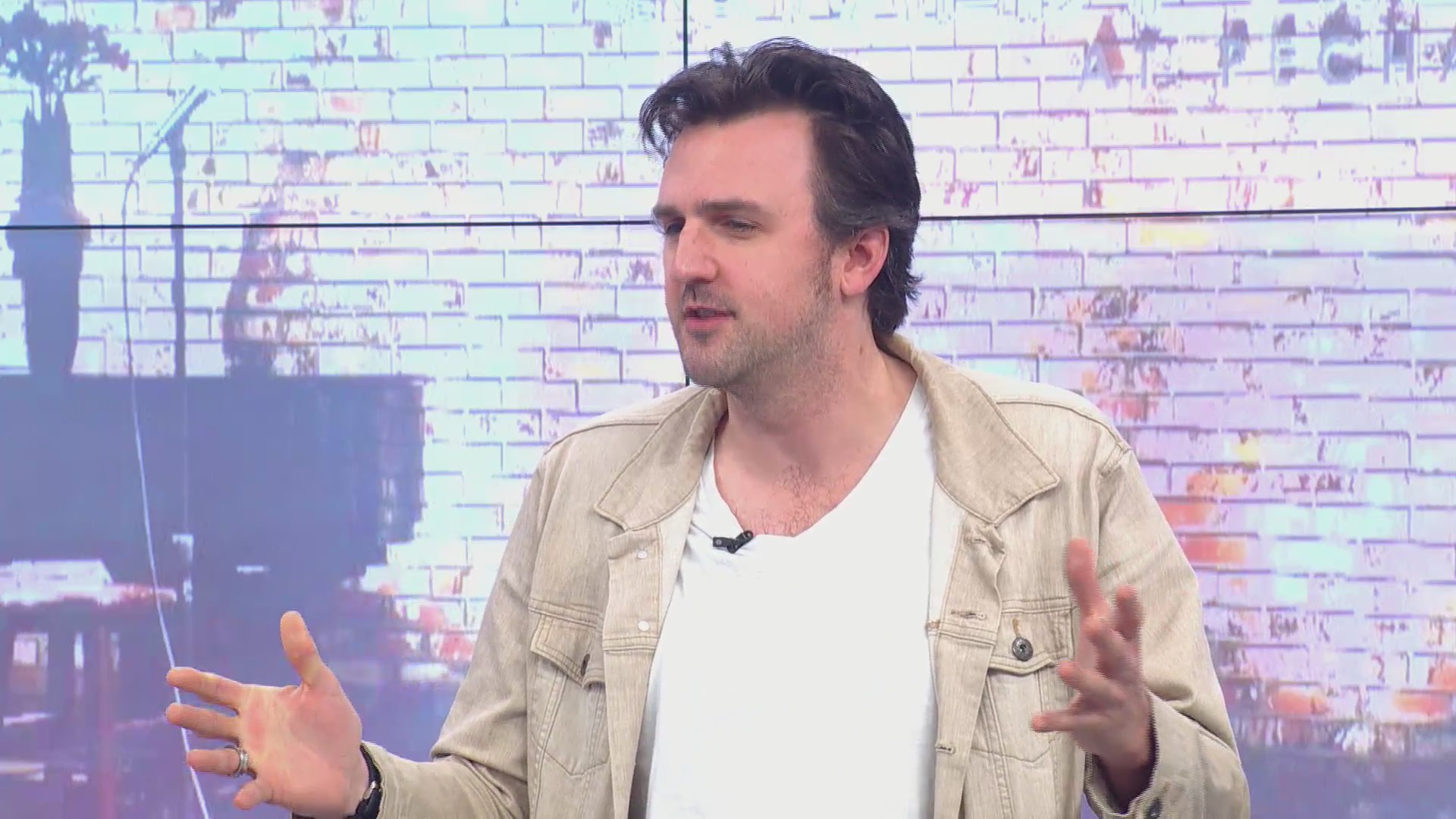 See comedian Robert Baril at the Funny Bone – FOX 2