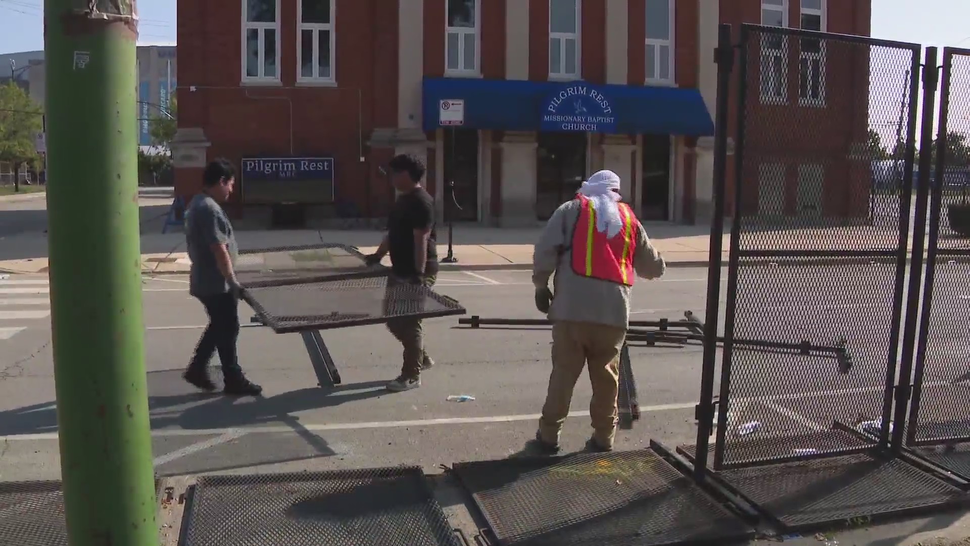 Post-DNC removal of security fencing, re-opening of roads begins – WGN-TV