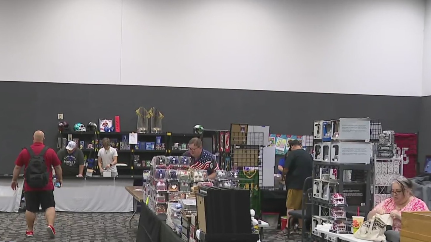 Royals legends return for ‘largest baseball card show in Kansas City ...