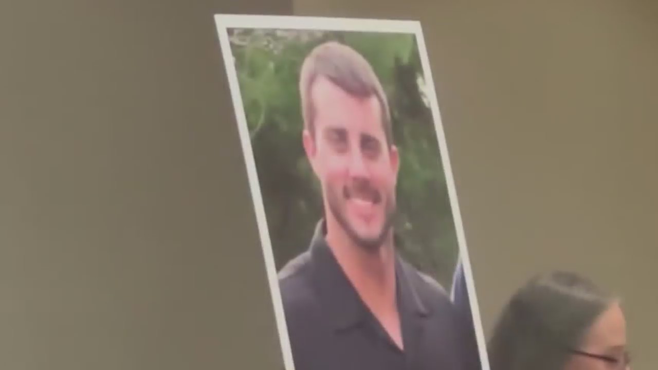 Prosecutors say text messages show Natalie Cochran tried to put ...