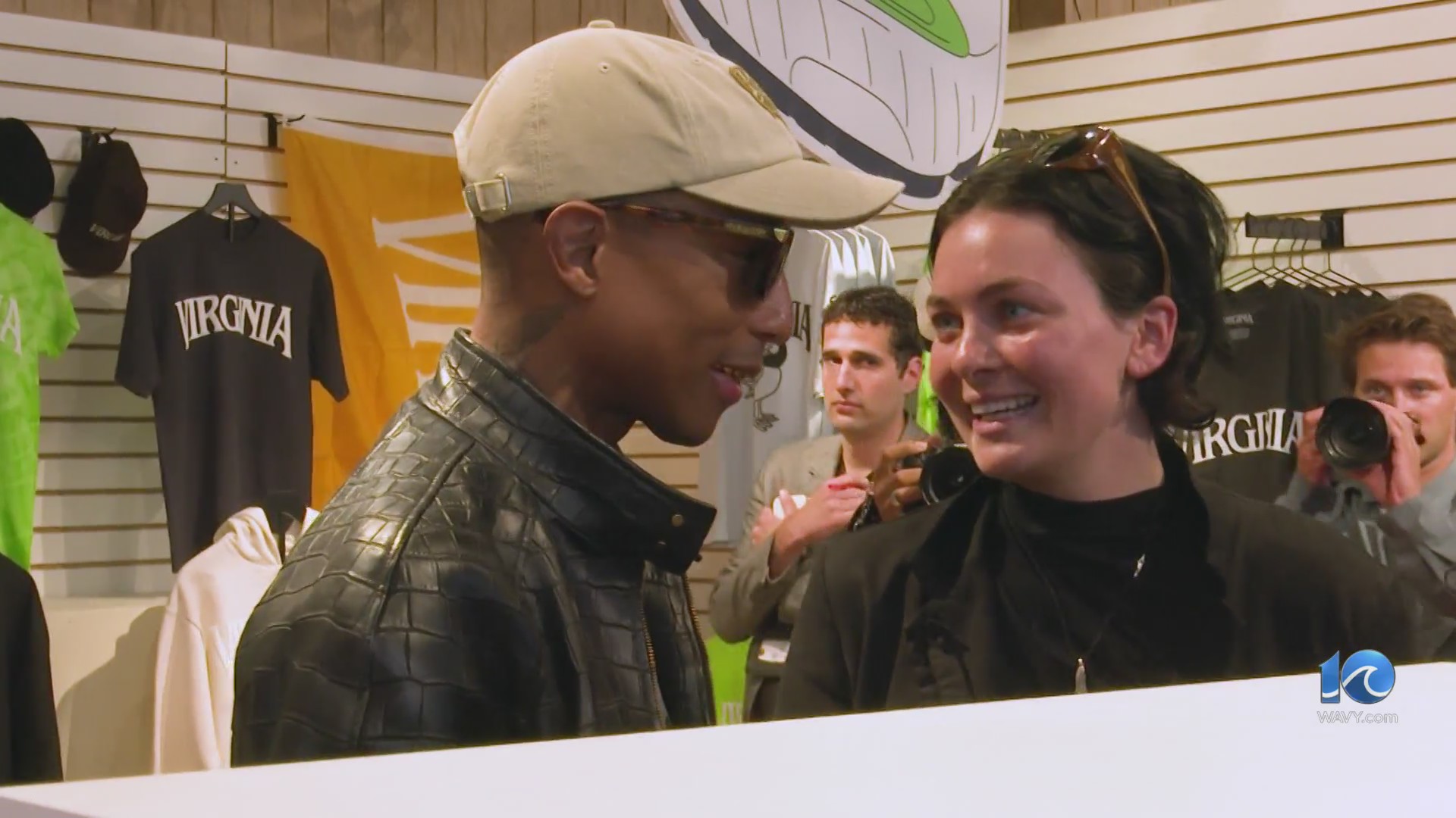 Pharrell Williams meets fans at VB pop-up shop – WAVY.com