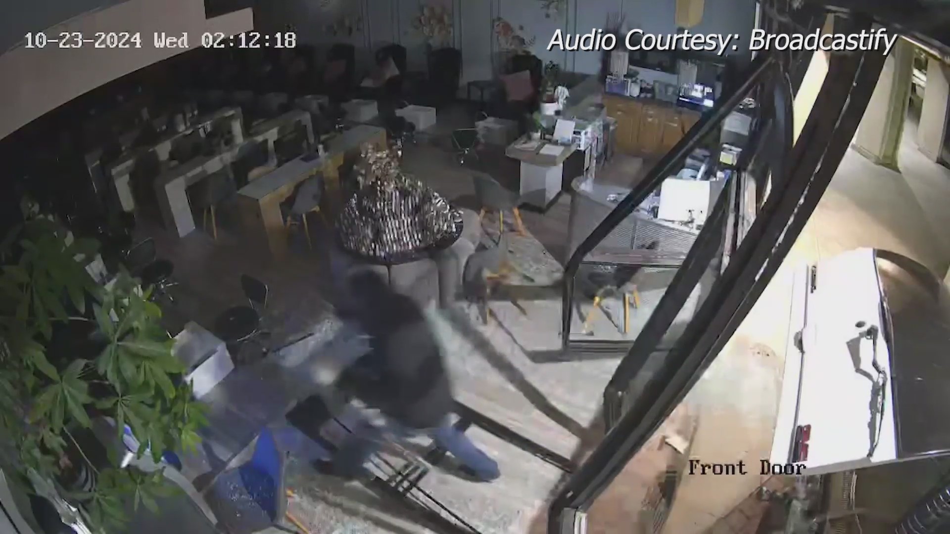 WATCH: Surveillance video captures smash-and-grab of ATM at Fresno ...