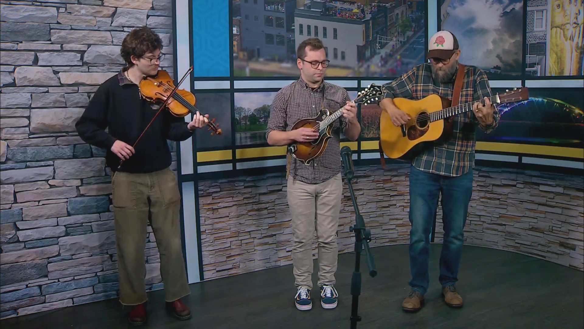R. Wesley Carr and the Old Town Tribune performs “Mulsanne Stright ...