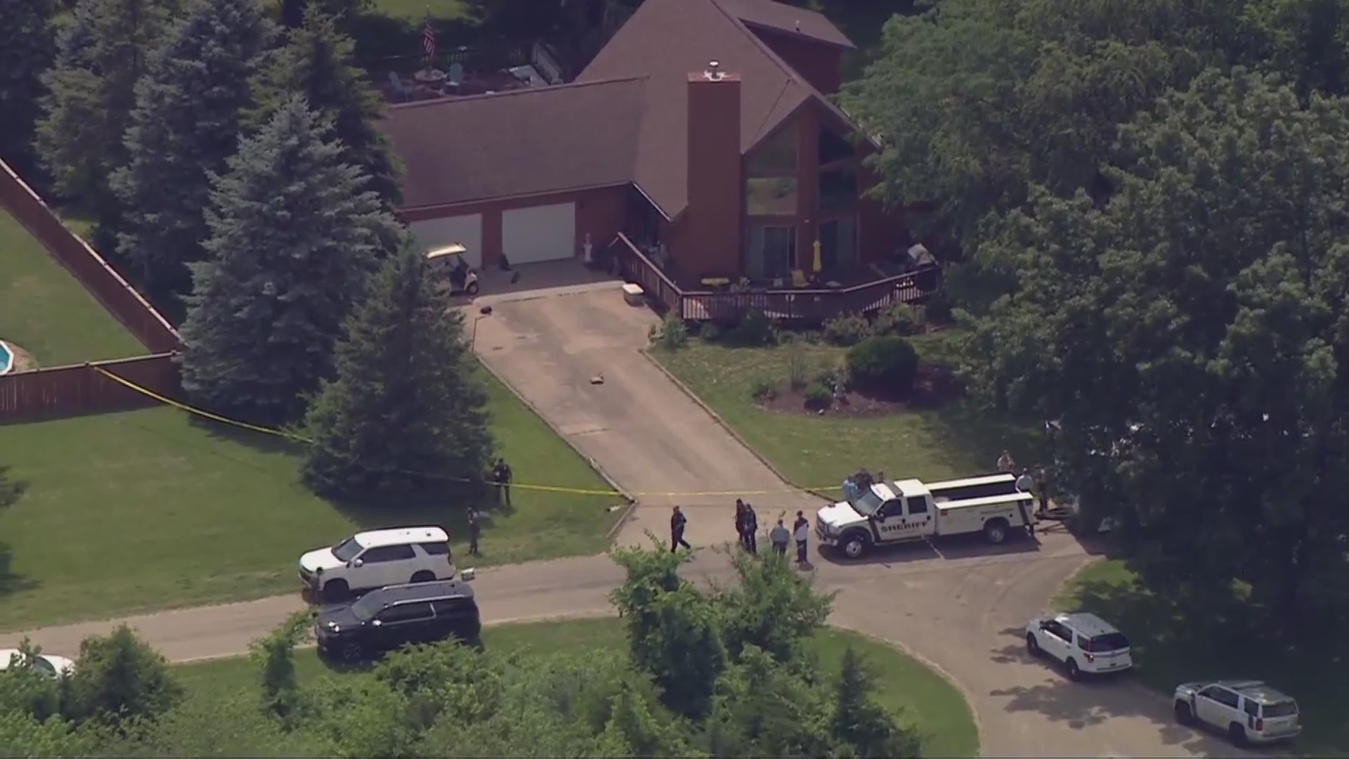 Three Ogle County sheriff’s deputies shot near Dixon, suspect ID’d – WGN-TV