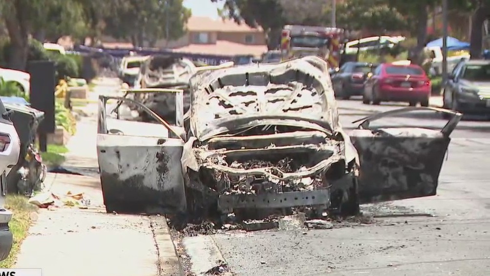 Aftermath of the plane crash in Murphy Canyon – FOX 5 San Diego & KUSI News