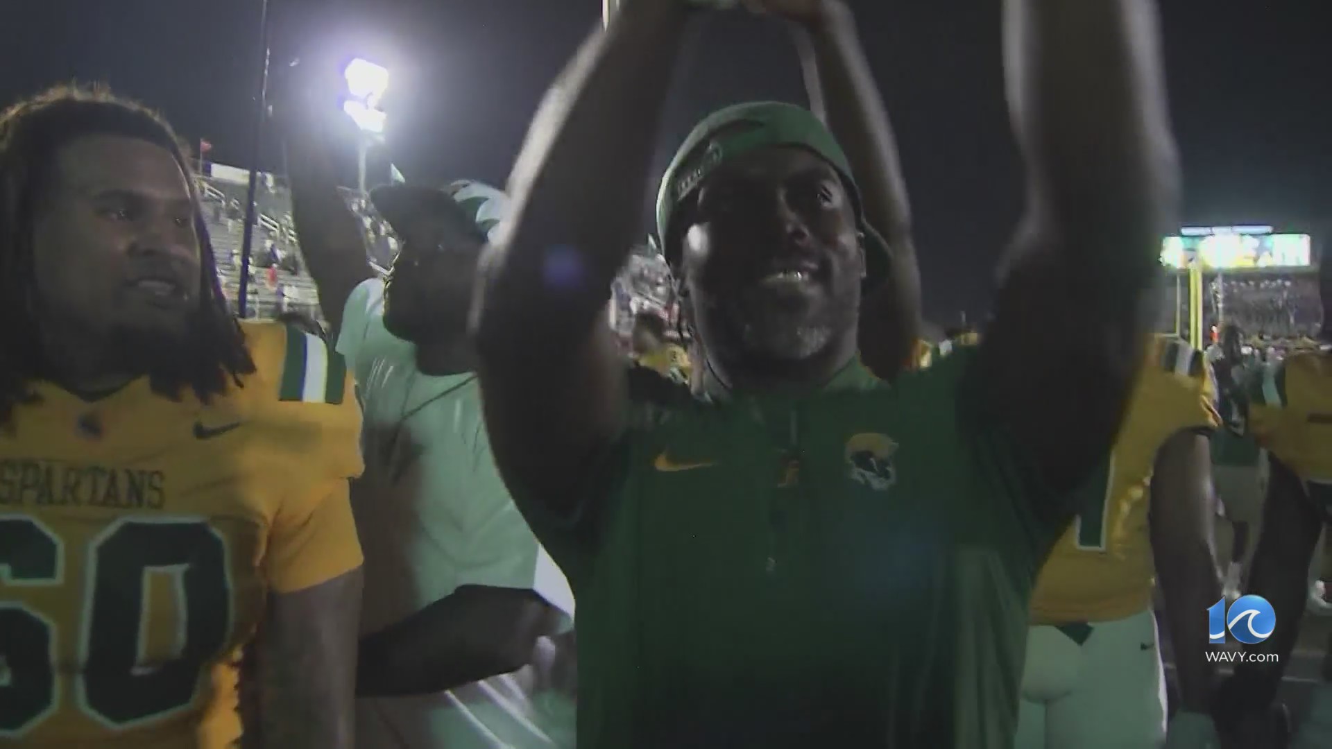 Michael Vick earns first coaching win in thrilling 34-31 overtime win ...