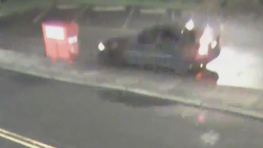 Surveillance video captures Vancouver ballot box explosion – KOIN.com