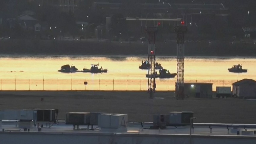 DCA crash: Teams continue to search for survivors in Potomac River ...