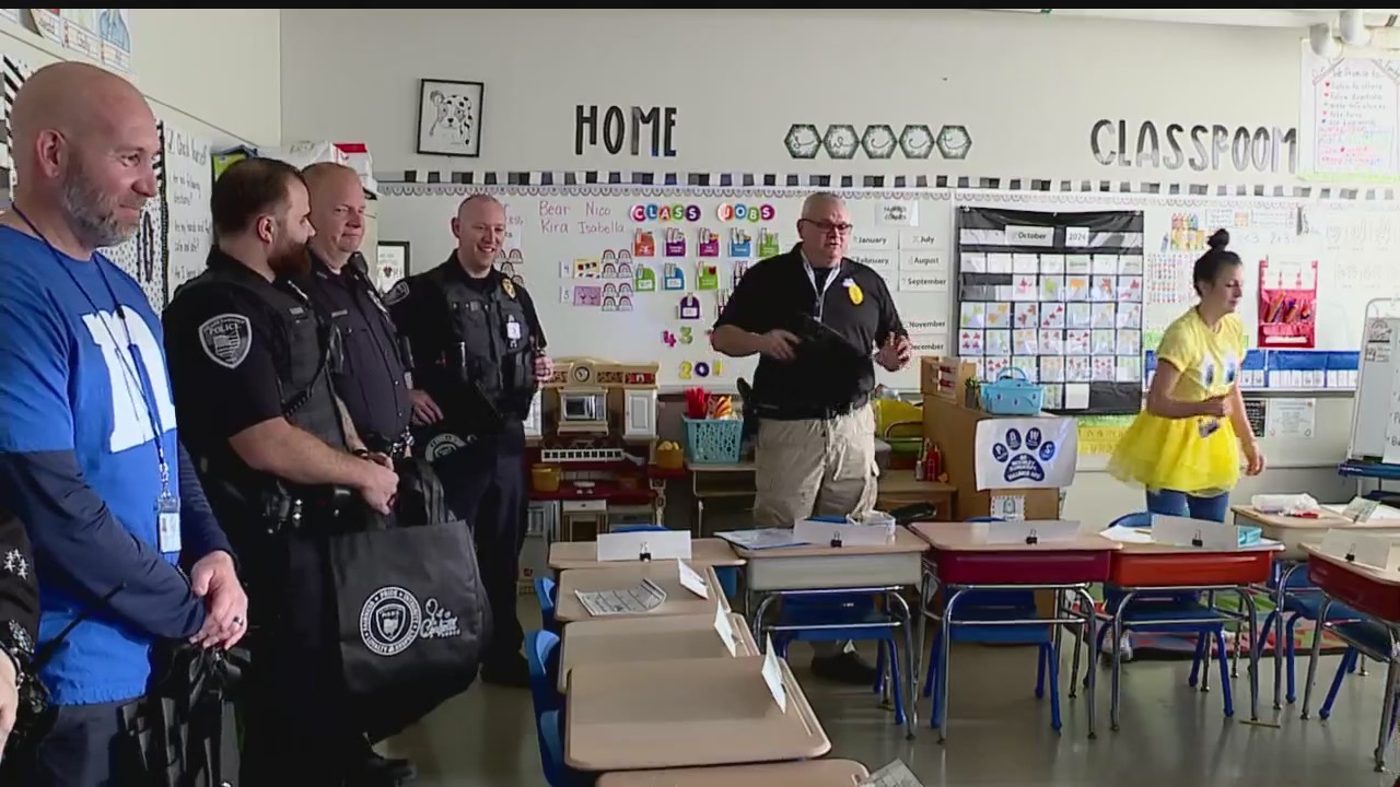 Officers visit students in Poland for early trick-or-treat – WKBN.com