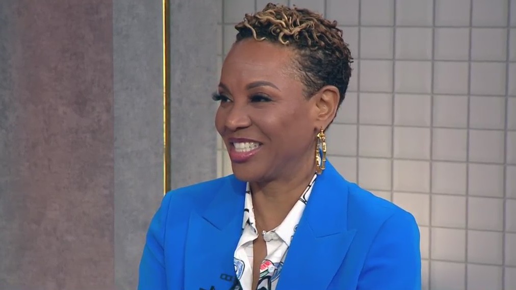 Music legend MC Lyte on being honored by her home city – PIX11