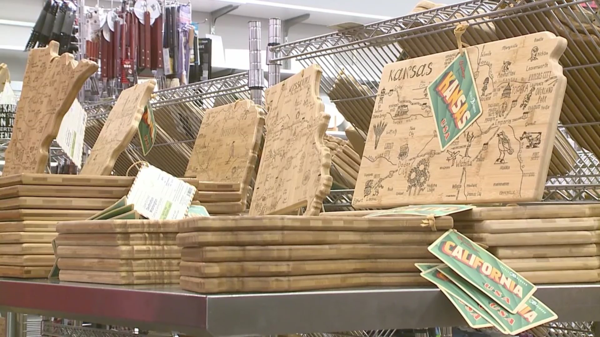 Function Junction at Crown Center holds closing – FOX 4 Kansas City ...