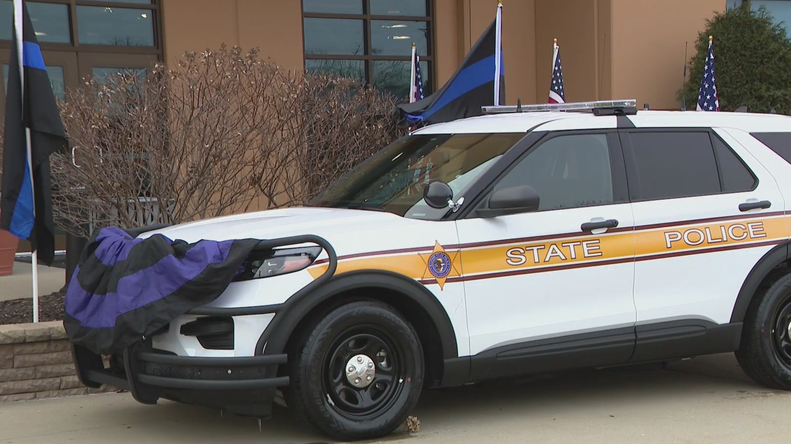 Visitation held for fallen Illinois State Police trooper Clay Carns ...