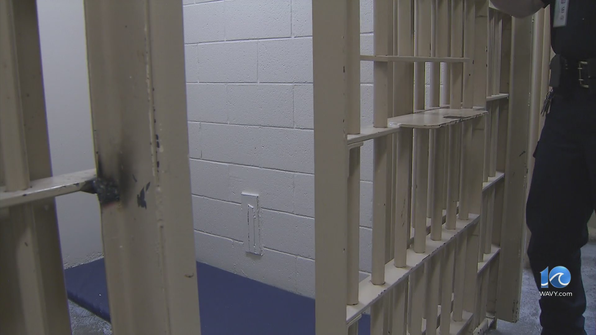 Seven inmates attempt escape from NN jail – WAVY.com