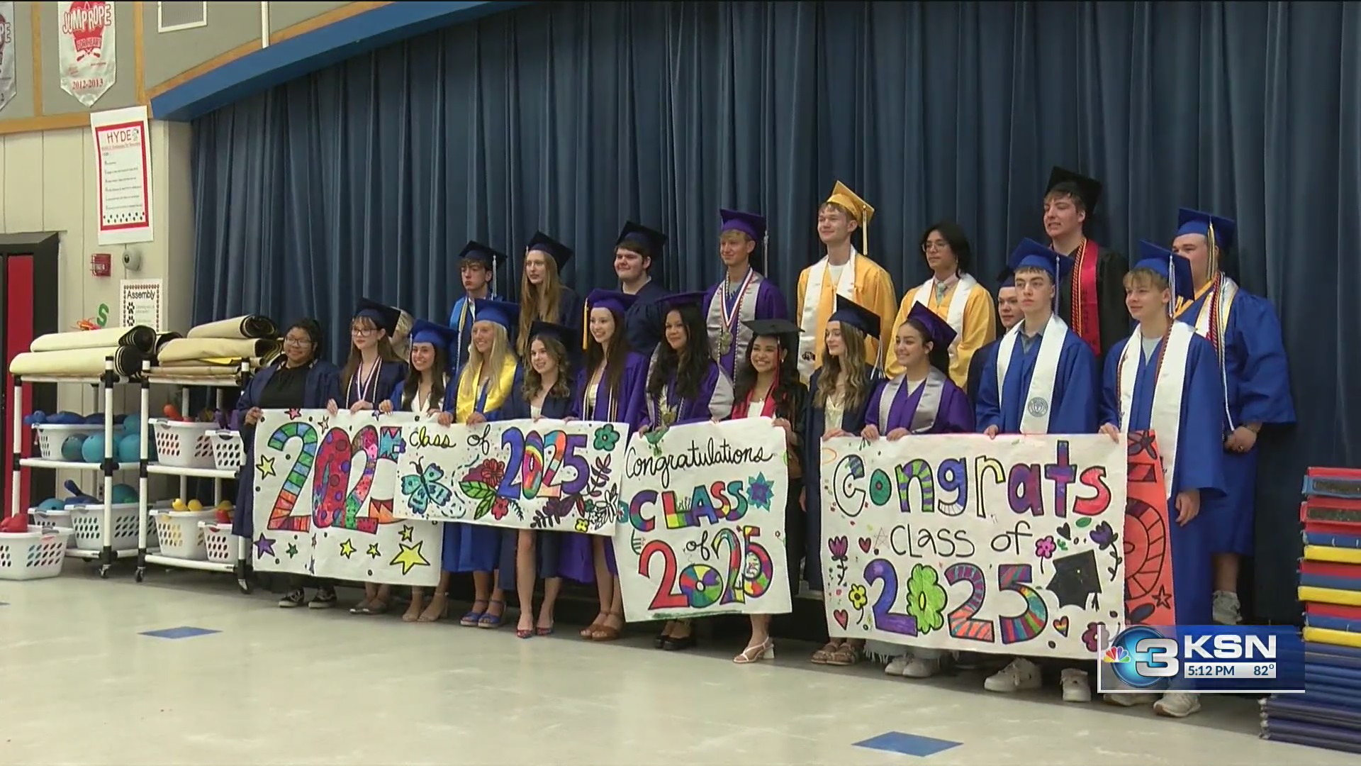 Graduating seniors walk the halls of Hyde Elementary – KSN-TV