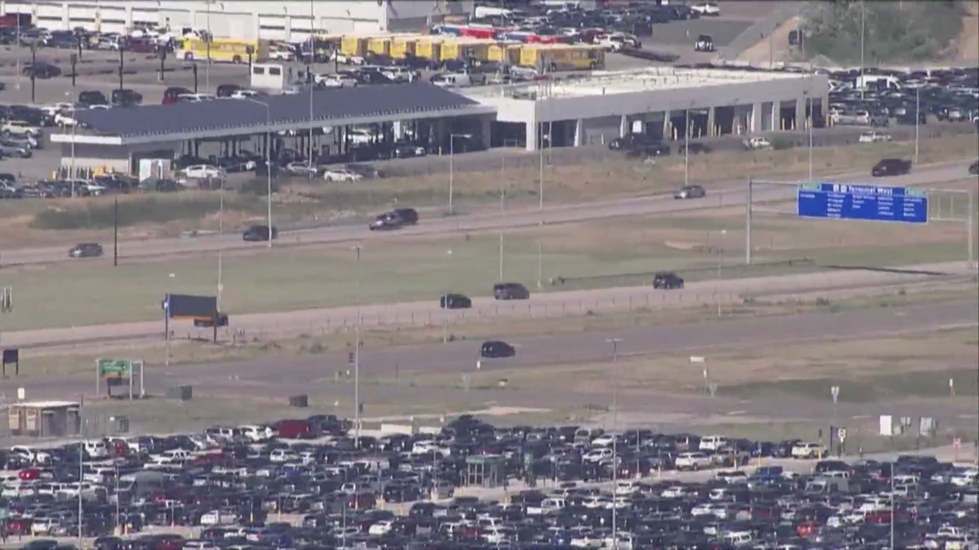 Nightly lane closures planned on Peña Boulevard this month – FOX31 Denver