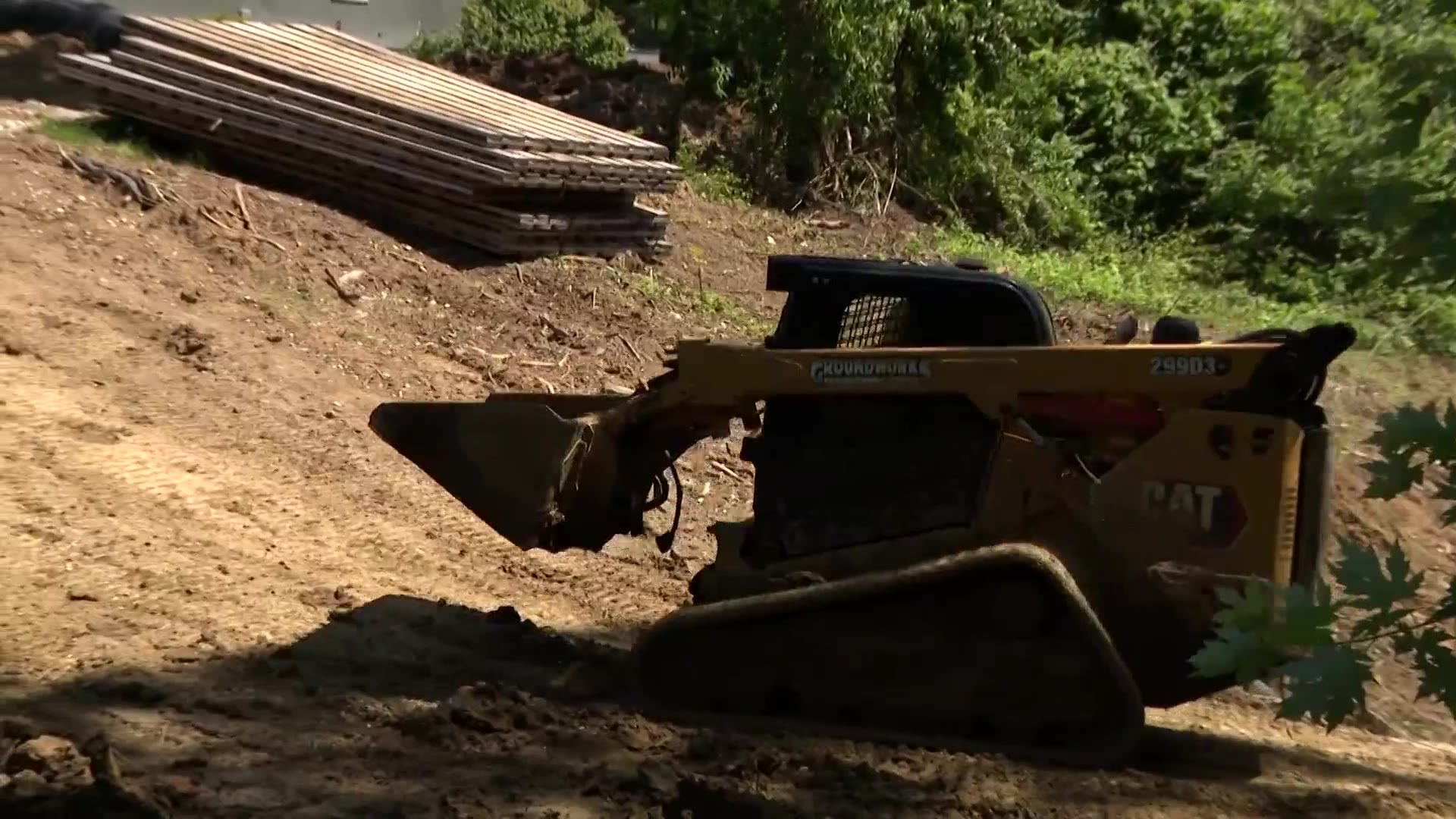 Mayor accused of stealing skid steer from dead man – FOX 2