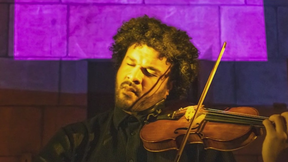 Violinist Curtis Stewart gives sneak peak of upcoming performance – PIX11