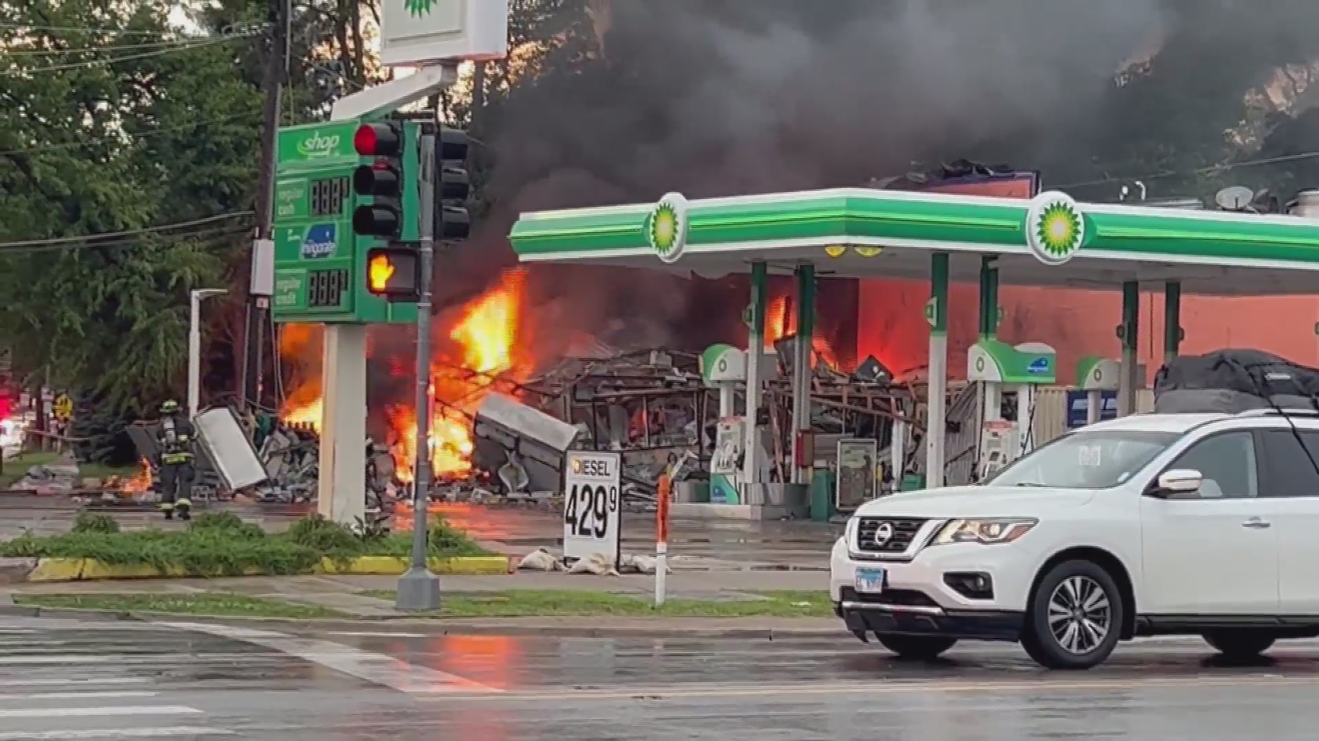 Explosion destroys Berwyn gas station following storm – WGN-TV