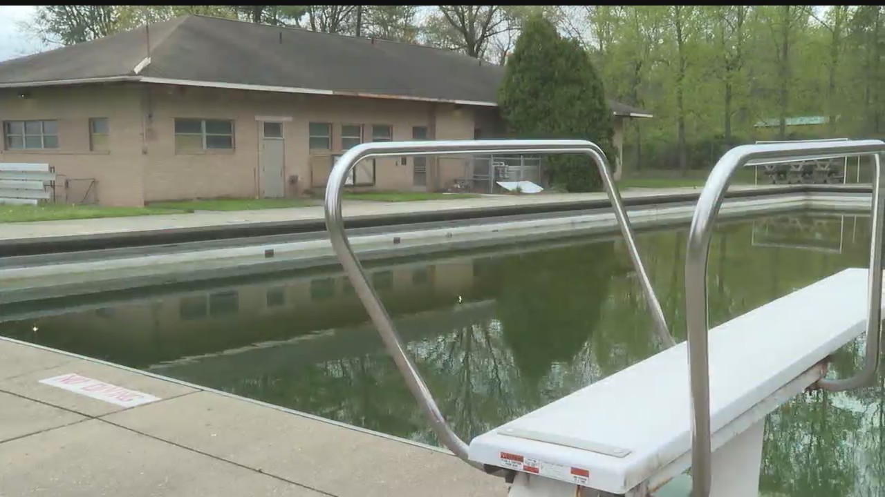 Auxiliary group covering local pool passes for middle schoolers – WKBN.com