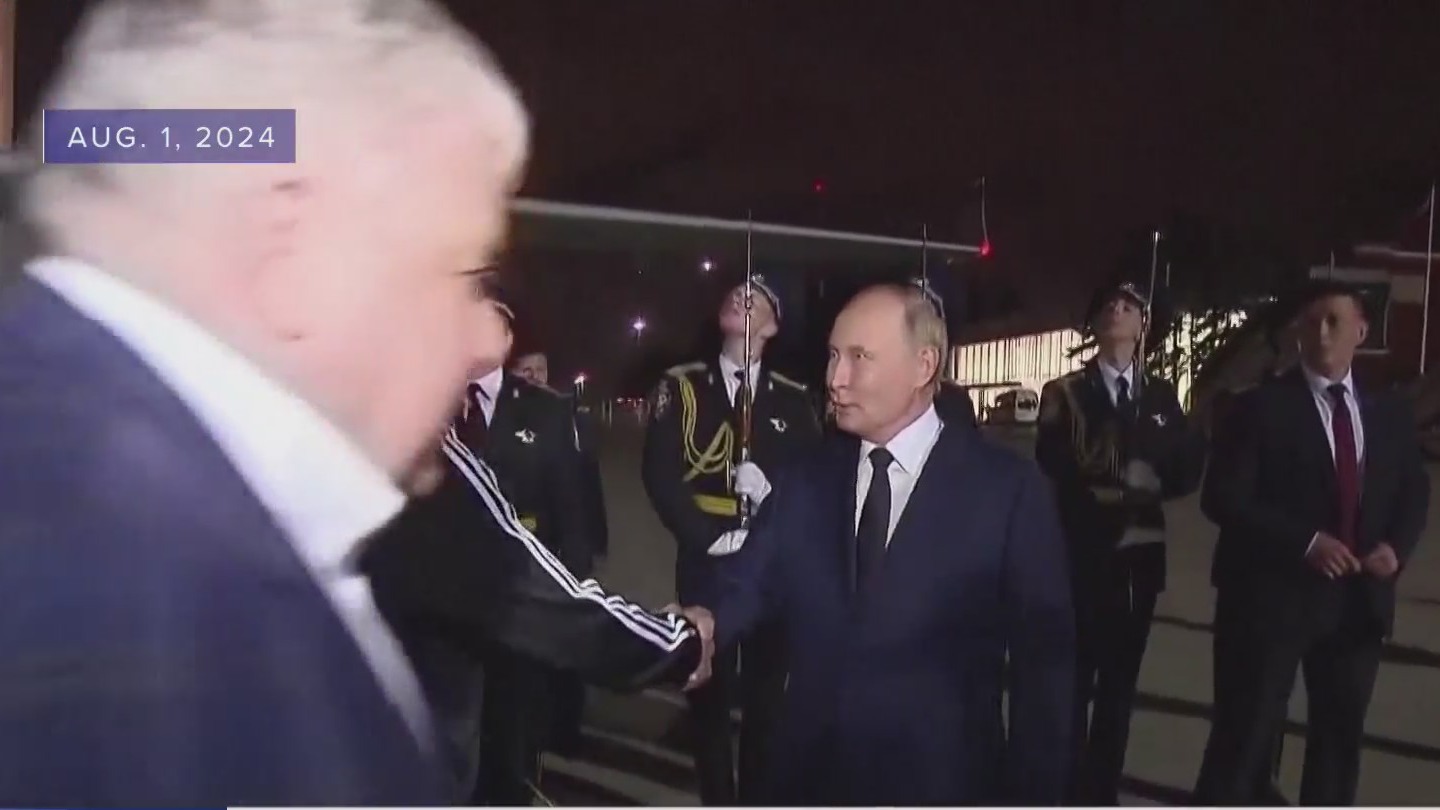 Putin greets hitman, hackers and smugglers | NewsNation Now – NewsNation