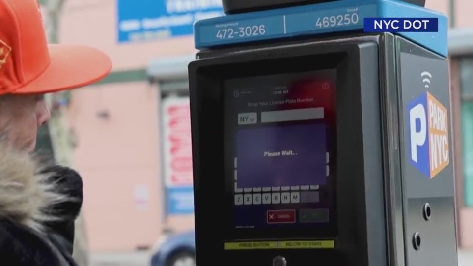 Paperless parking meters begin rolling out in Manhattan – PIX11