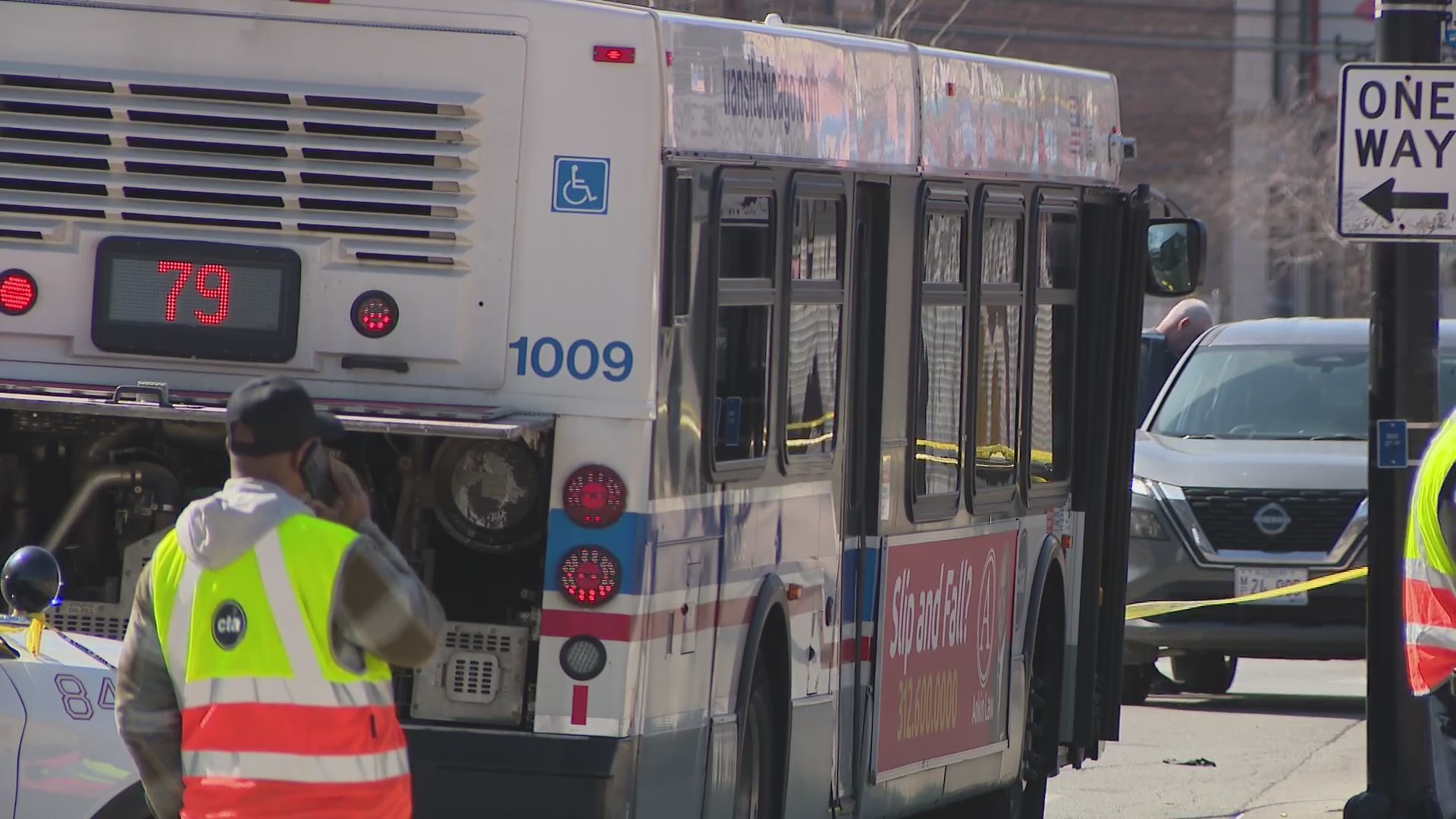 Person shot while boarding CTA bus on South Side – WGN News at 9 – WGN-TV