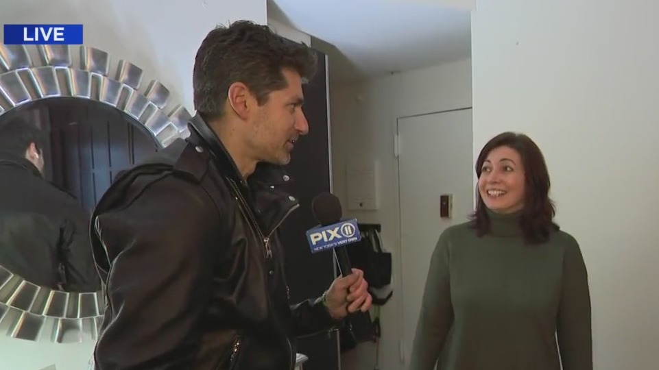 PIX11’s Ben Aaron surprises a viewer with breakfast – PIX11