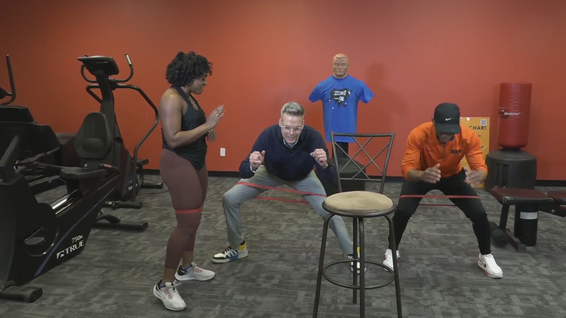 BKM Fitness Bootcamp’s Resistance Band Exercise – FOX 2