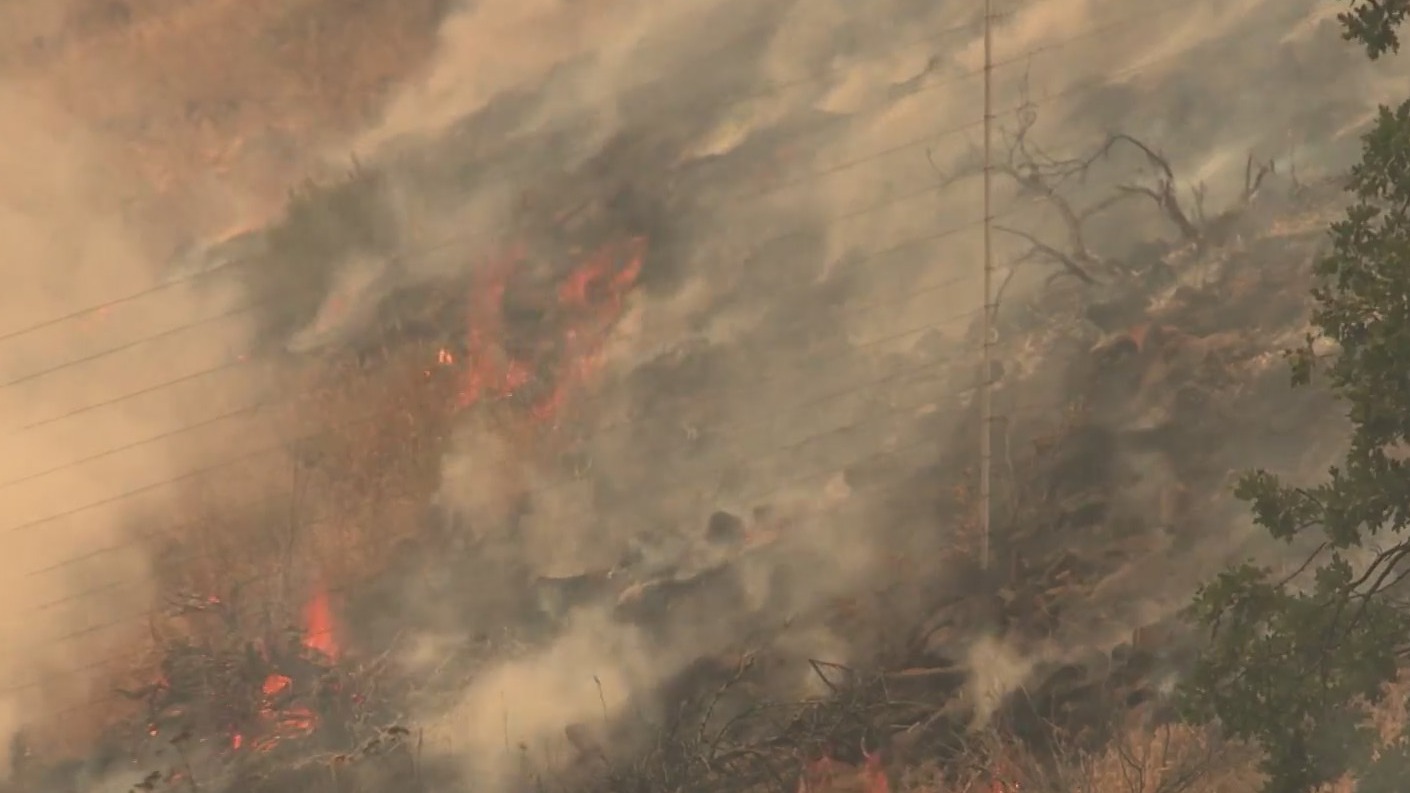 Larch Creek Fire grows to 10 square miles, new evacuations in place ...