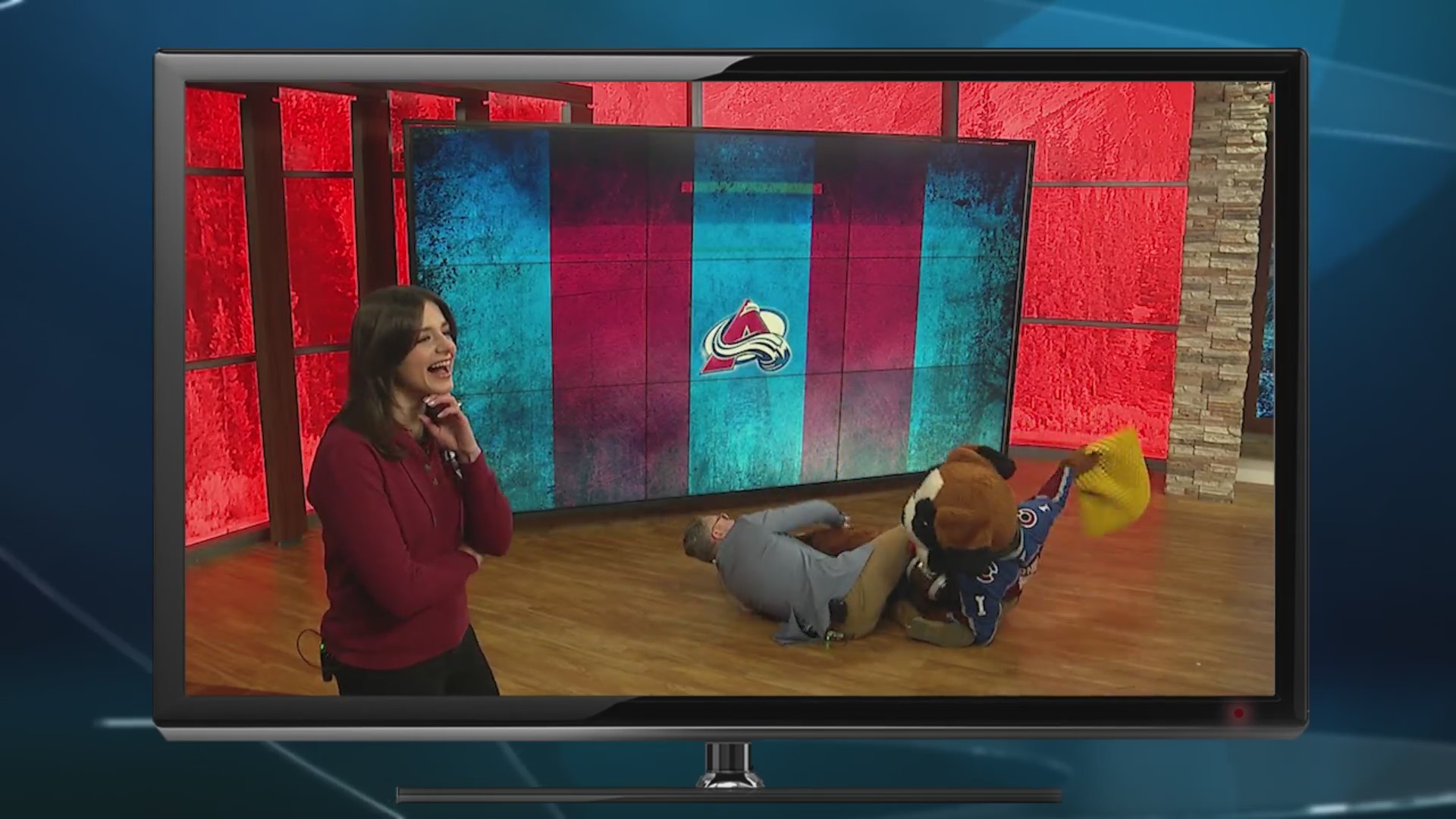 Avs mascot, Bernie, and Chris Parente get into intense pillow fight ...