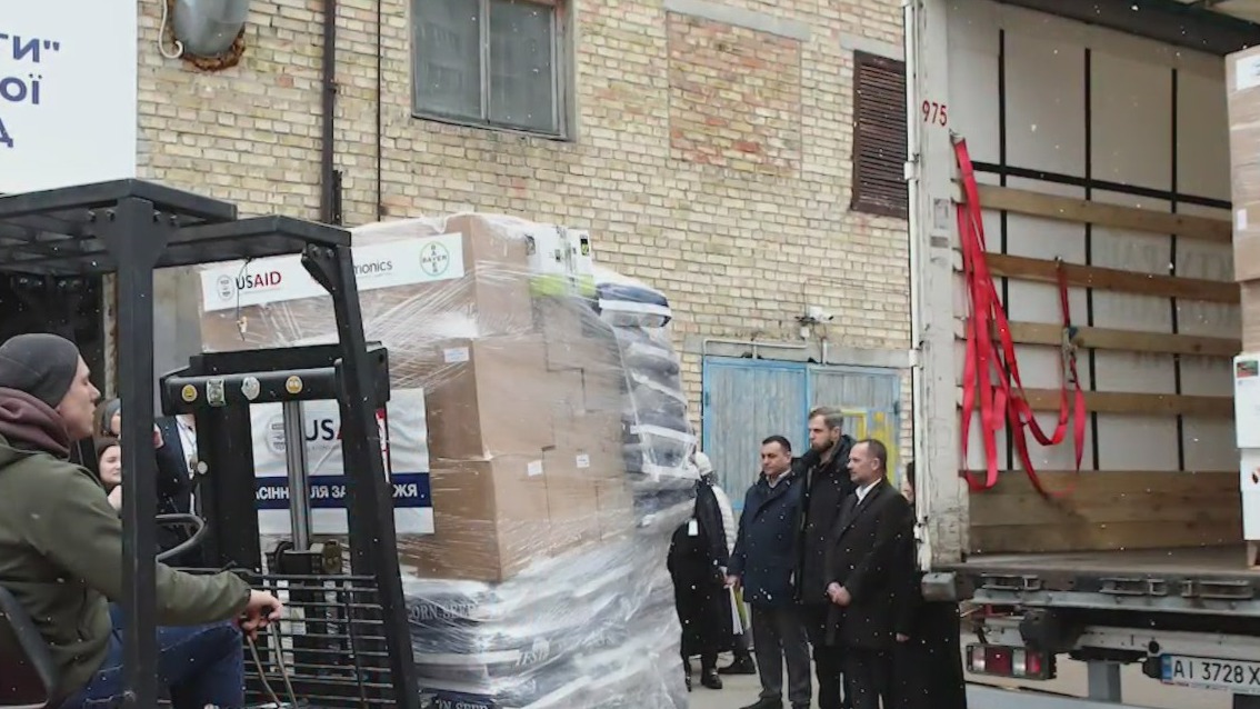 Federal buyout deadline extended as Trump slashes USAID staffing ...